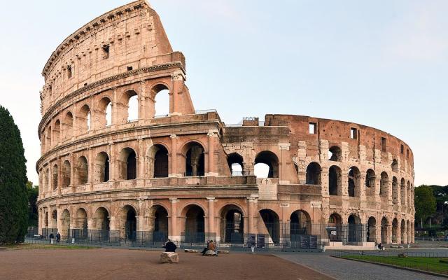 Audacious Rats Run Free in Rome's Colosseum | Art & Object